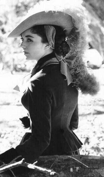 Jennifer Jones | Biography (1919-2009) | Gallery